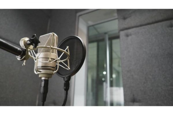 Sennheiser e901 Review 2021 - BarkingDrum.com - Drums, Guides, Reviews